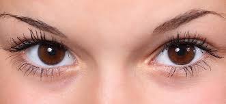 Quelles formes de sourcils se sentent le mieux selon votre visage